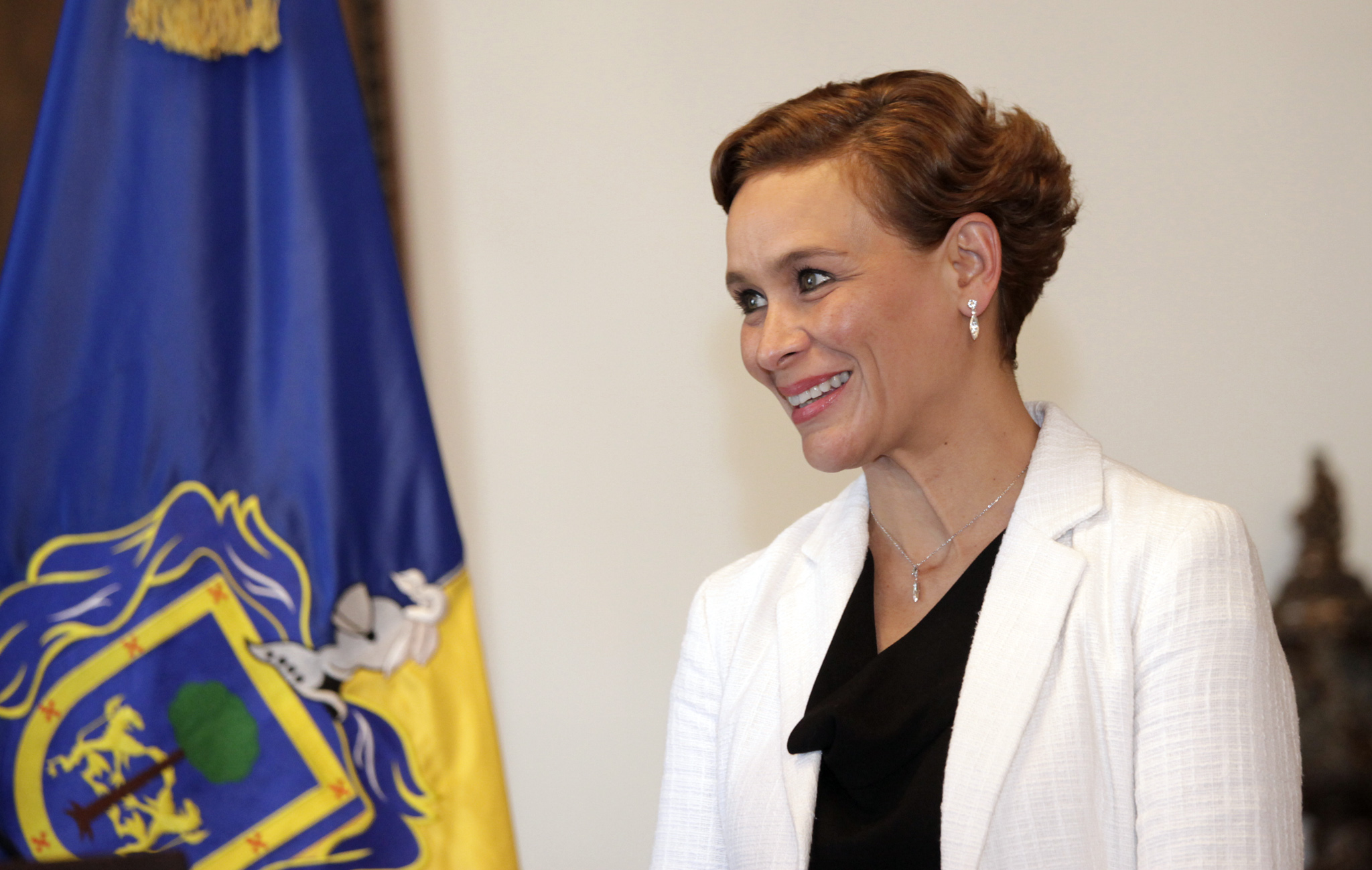 Presenta Gobernador del Estado a Érika Adriana Loyo Beristáin como ...