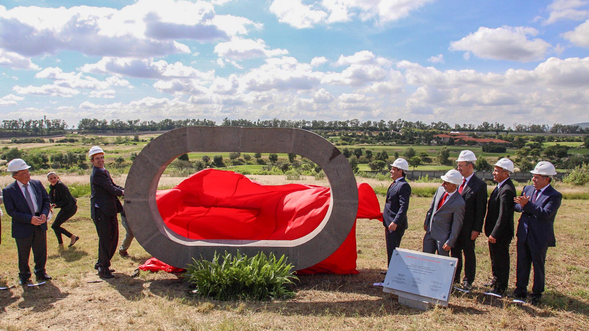Oracle coloca primera piedra de sus instalaciones en Jalisco | Gobierno ...