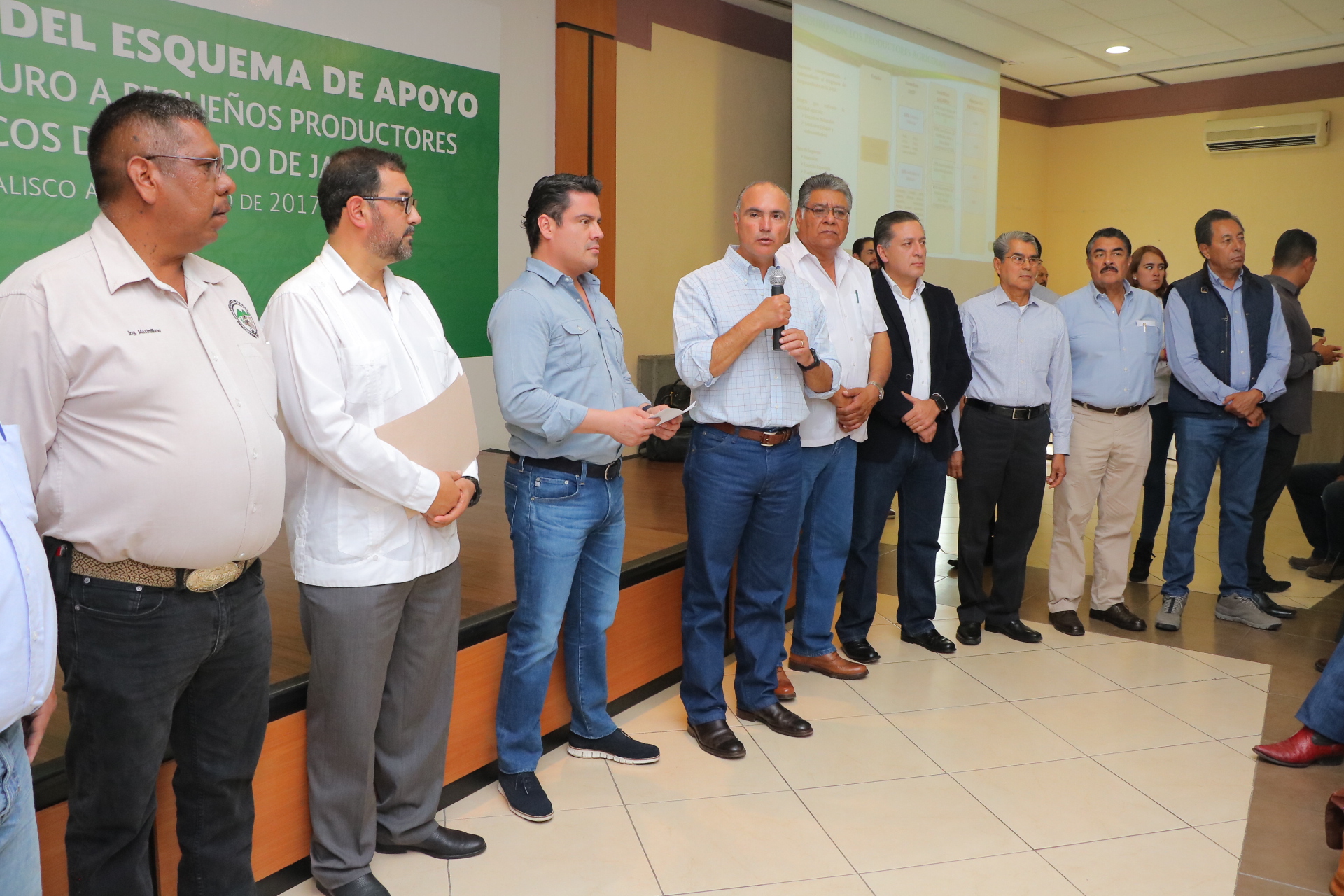 Inician taller para promover seguros a productores de cultivos en ...