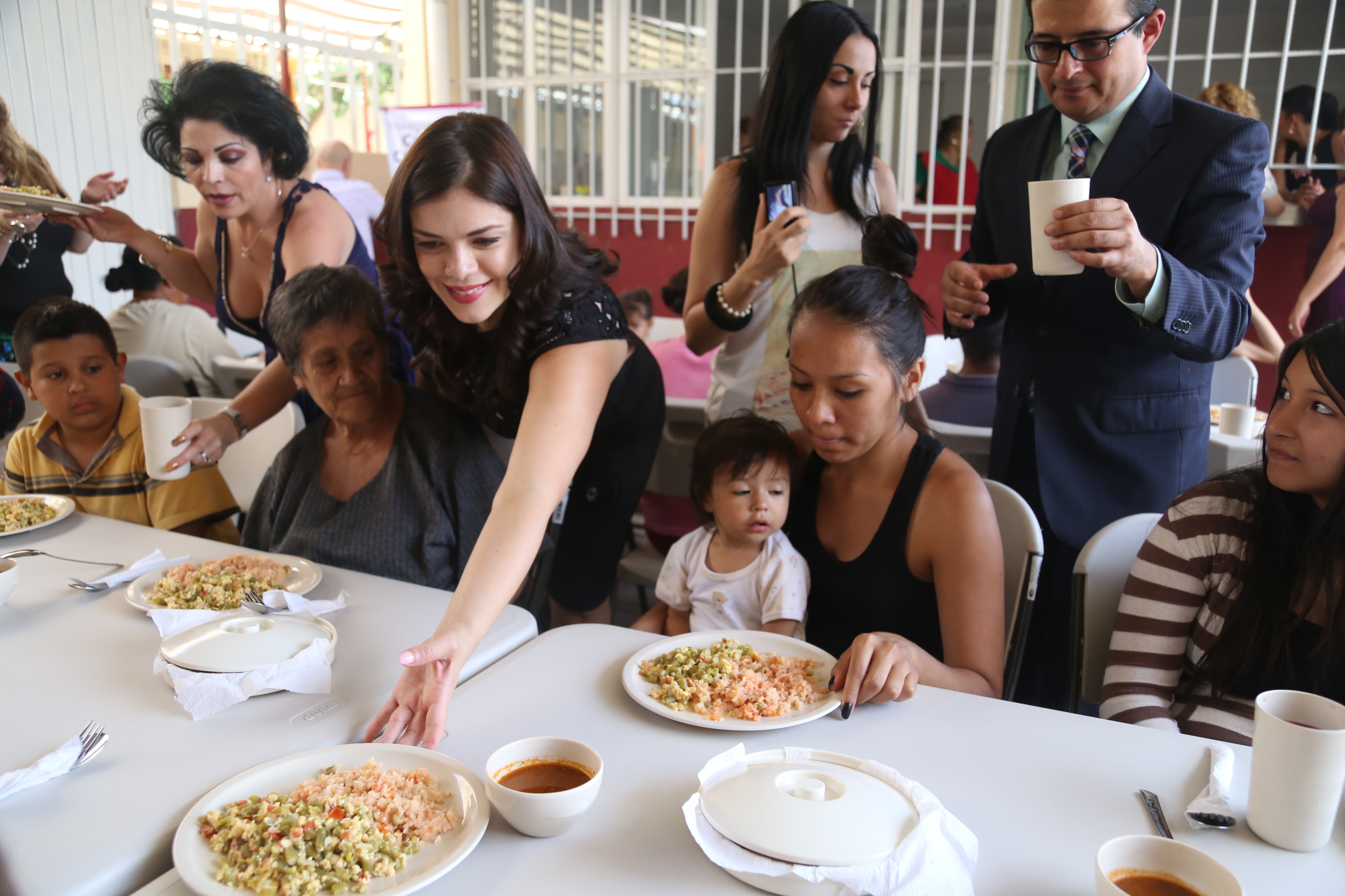 Inaugura DIF Jalisco comedor comunitario en la colonia Loma Bonita de ...