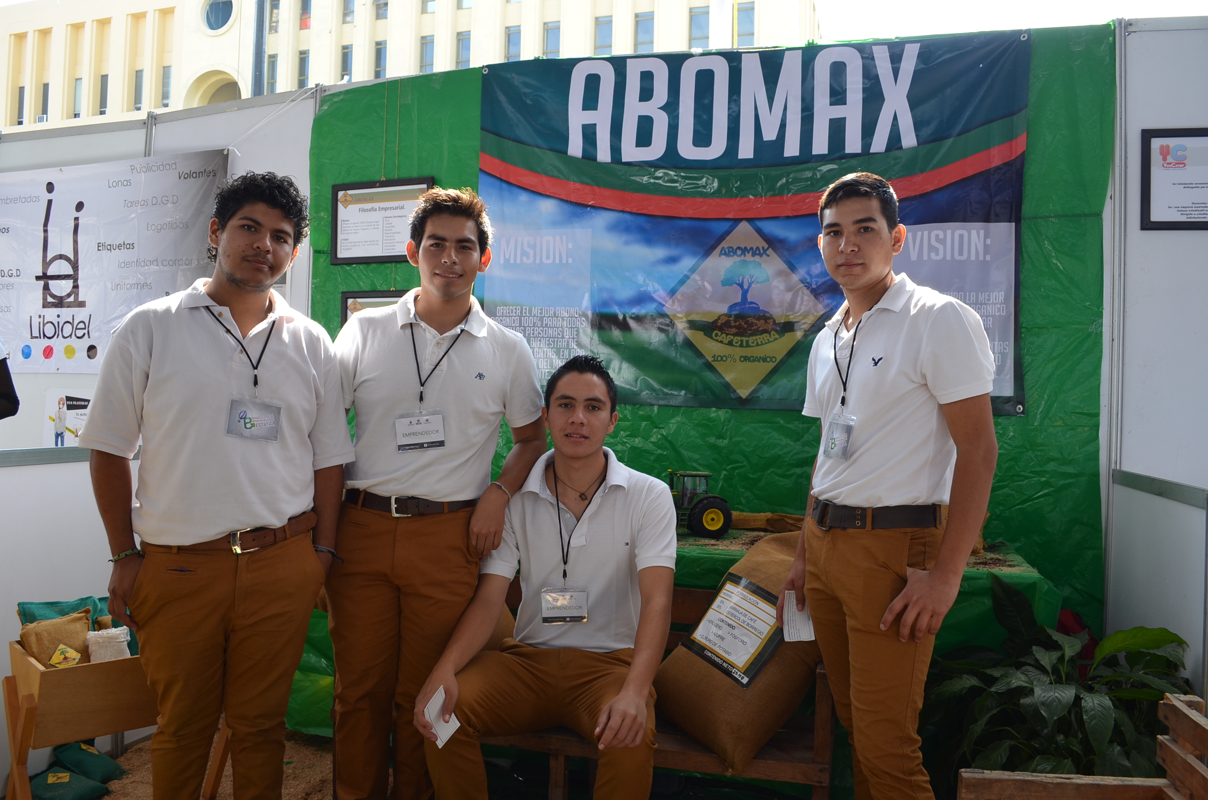 Realizan la XIII Expo Emprendedores CECYTEJ 2014 | Gobierno del Estado ...